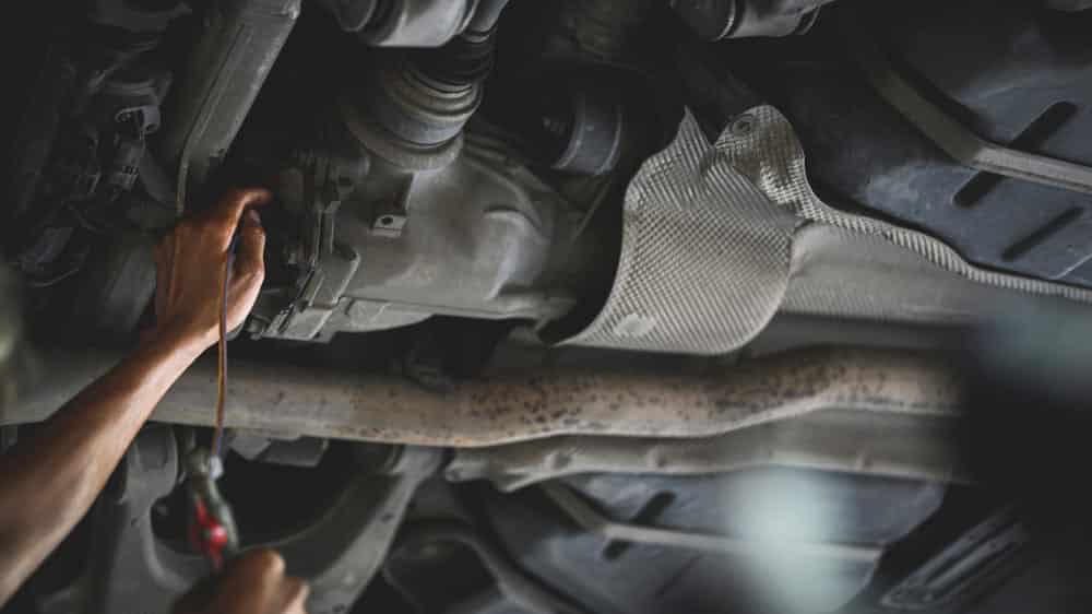 Ciri-Ciri Oli Gardan Mobil Harus Diganti, Jangan Abaikan