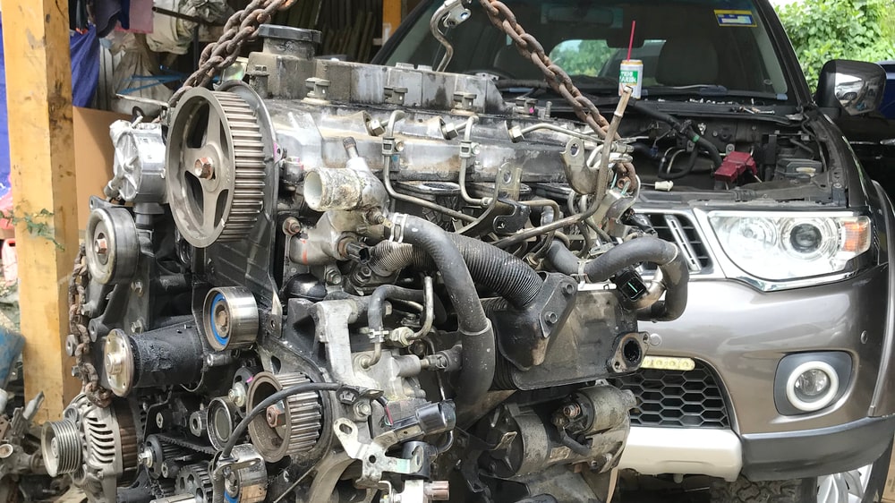 Berapa Biaya Turun Mesin Mobil? Simak Perhitungan Biayanya!